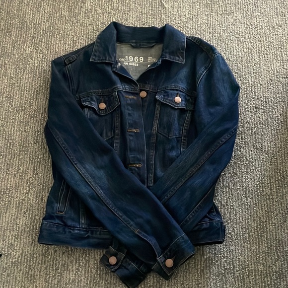 GAP | Jackets & Coats | Lightly Loved Gap Denim Jacket | Poshmark